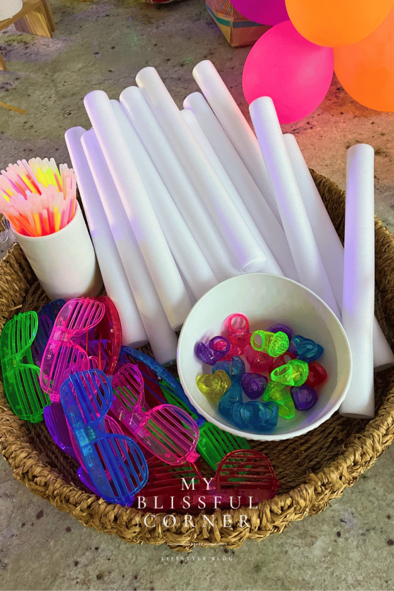 2000s Birthday Party Theme: How to Throw the Ultimate Y2K Bash - My ...