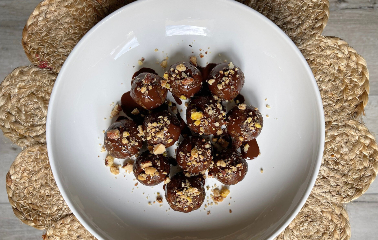 Healthy Date Balls Recipe You’ll Actually Look Forward To Eating - My ...
